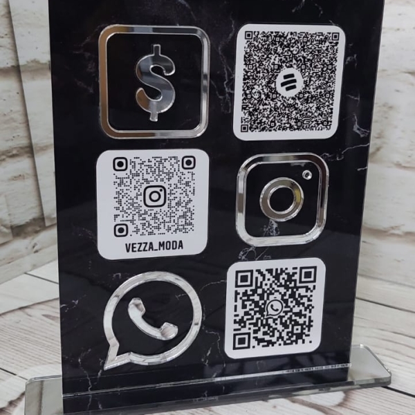 Codigos QR en acrilico - 3D Diseño