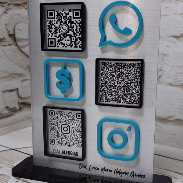 Codigos QR en acrilico - 3D Diseño