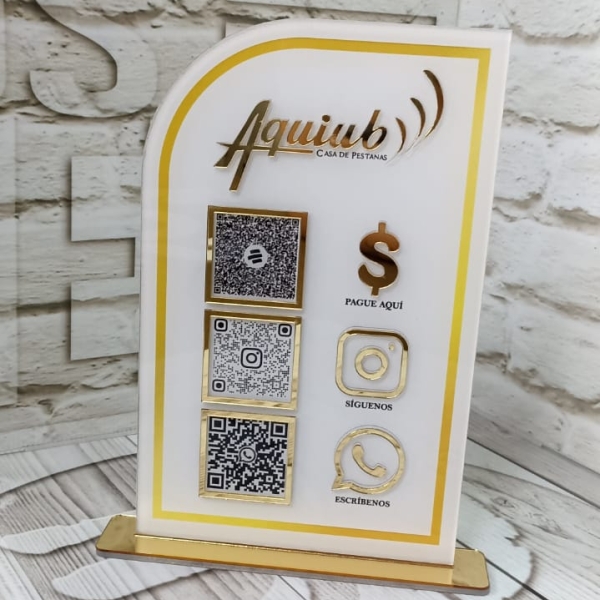 Codigos QR en acrilico - 3D Diseño