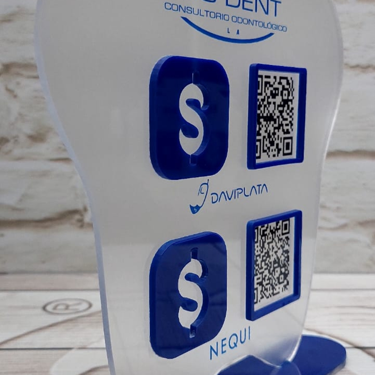 Codigos QR en acrilico - 3D Diseño
