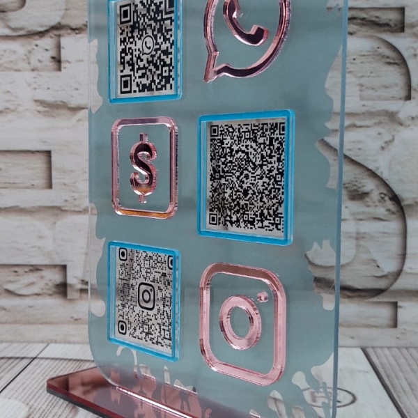 Codigos QR en acrilico - 3D Diseño