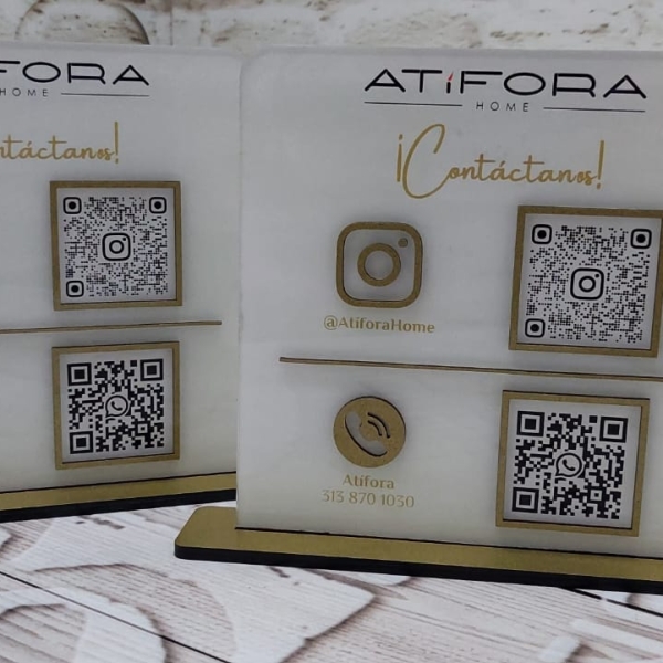 Codigos QR en acrilico - 3D Diseño