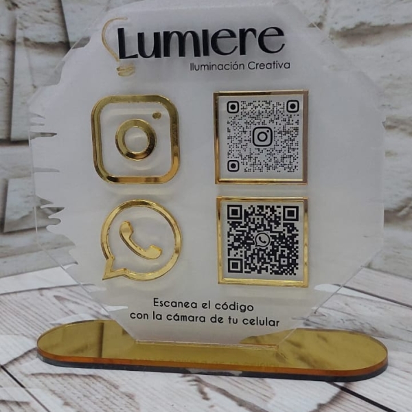 Codigos QR en acrilico - 3D Diseño